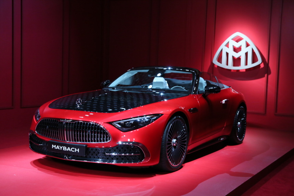 画像・写真 | 【モノグラムはM模様！】ブランド初のオープン2シーター「メルセデス・マイバッハSL680」がアジア初お披露目 | AUTOCAR JAPAN