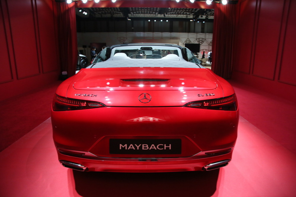 画像・写真 | 【モノグラムはM模様！】ブランド初のオープン2シーター「メルセデス・マイバッハSL680」がアジア初お披露目 | AUTOCAR JAPAN